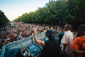 Rave The Planet Parade am 17. August 2024: Hunderttausende friedvolle ...